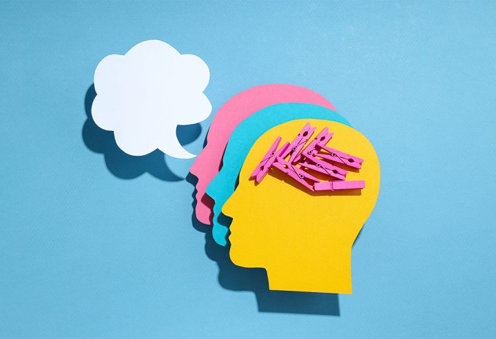 Sesgos cognitivos: qué son y ejemplos aplicados al marketing - Ethinking